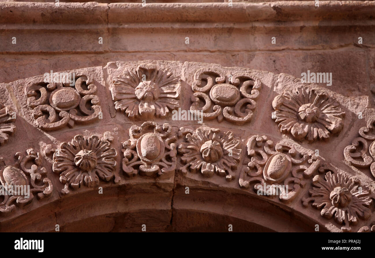 Decorative stone arch hi-res stock photography and images - Alamy