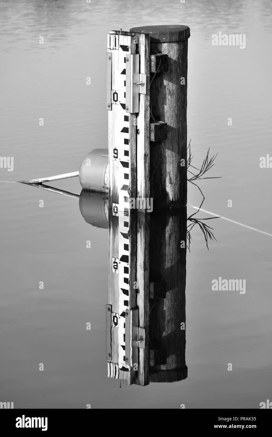 Reflextion hi-res stock photography and images - Alamy