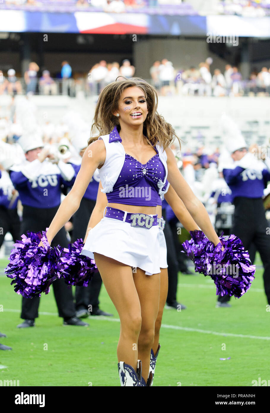 Waco, Texas, USA. 29th Sep, 2018. TCU Horned Frogs cheerleader perform ...