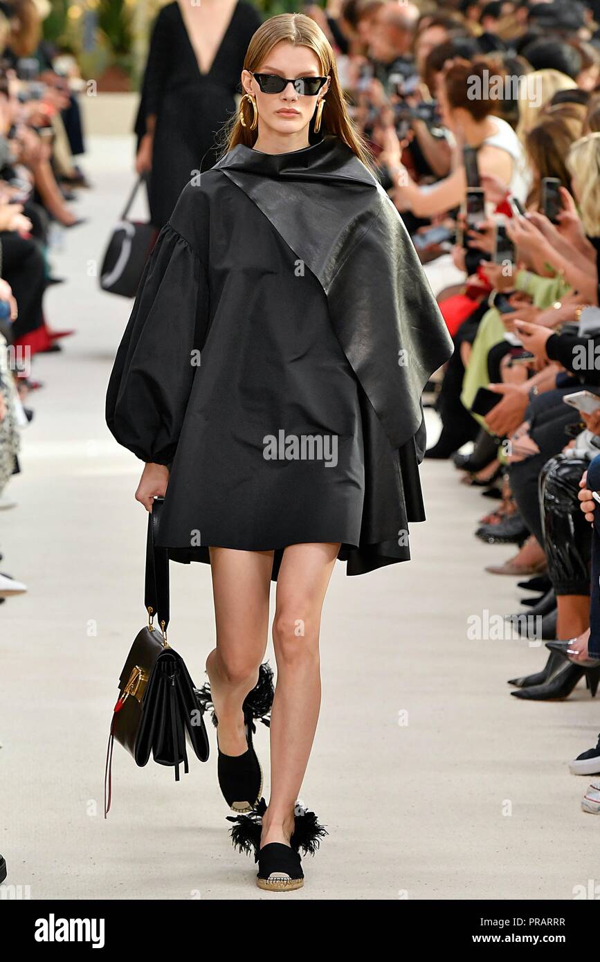 Valentino model hi-res stock photography and images - Alamy