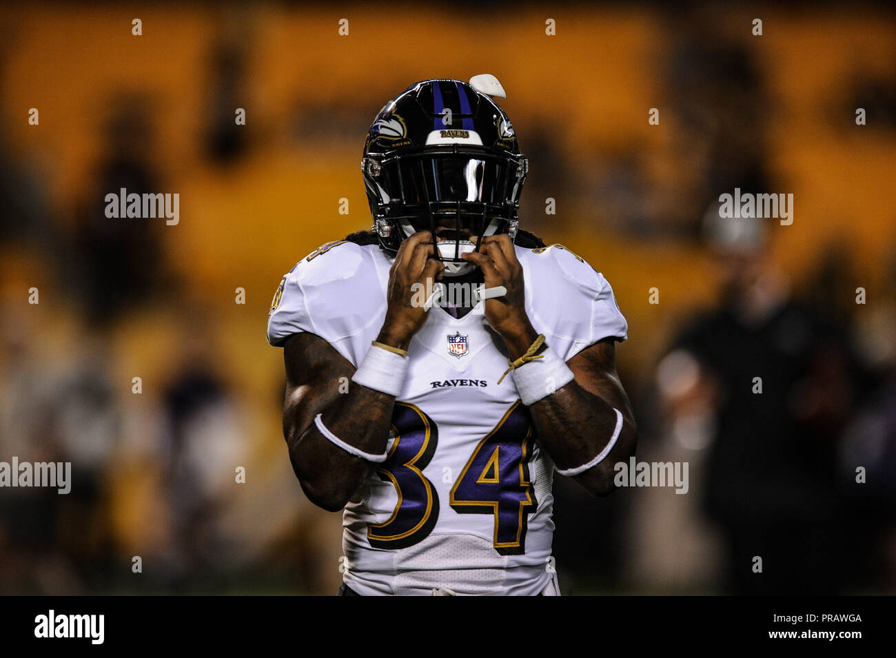 Alex collins ravens hi-res stock photography and images - Alamy