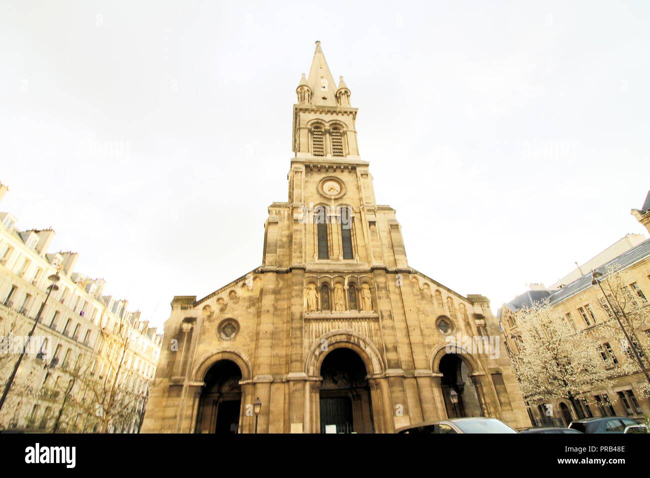 A roman catholic church in Paris, France Stock Photo - Alamy