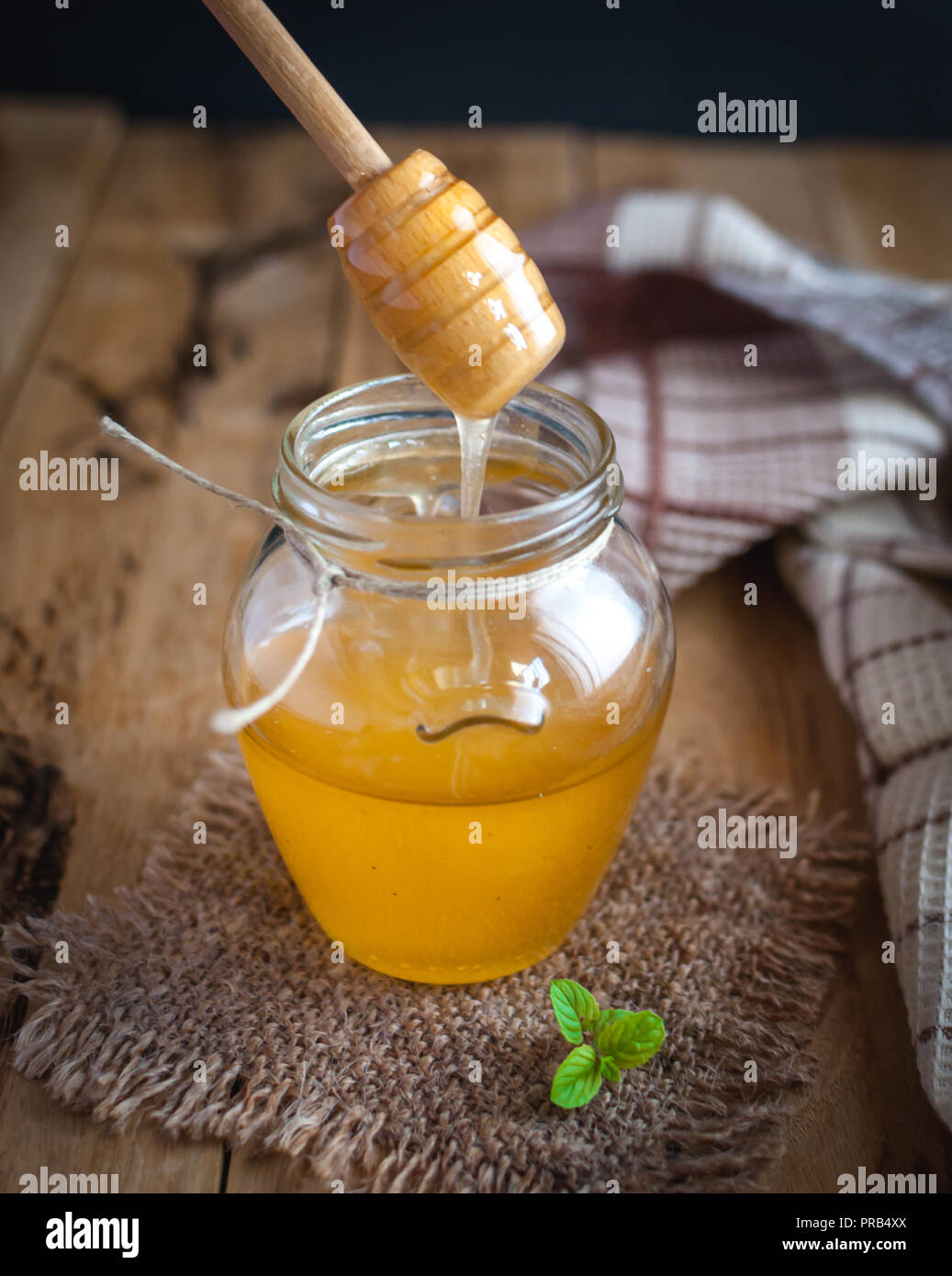 Dripping honey bee jar hi-res stock photography and images - Alamy