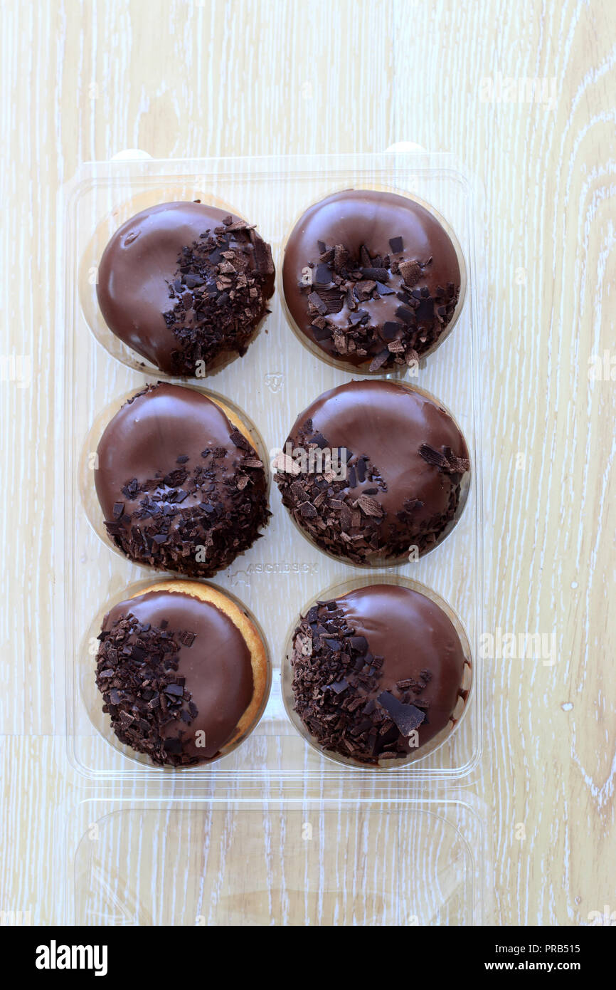 Chocolate coating hi-res stock photography and images - Alamy