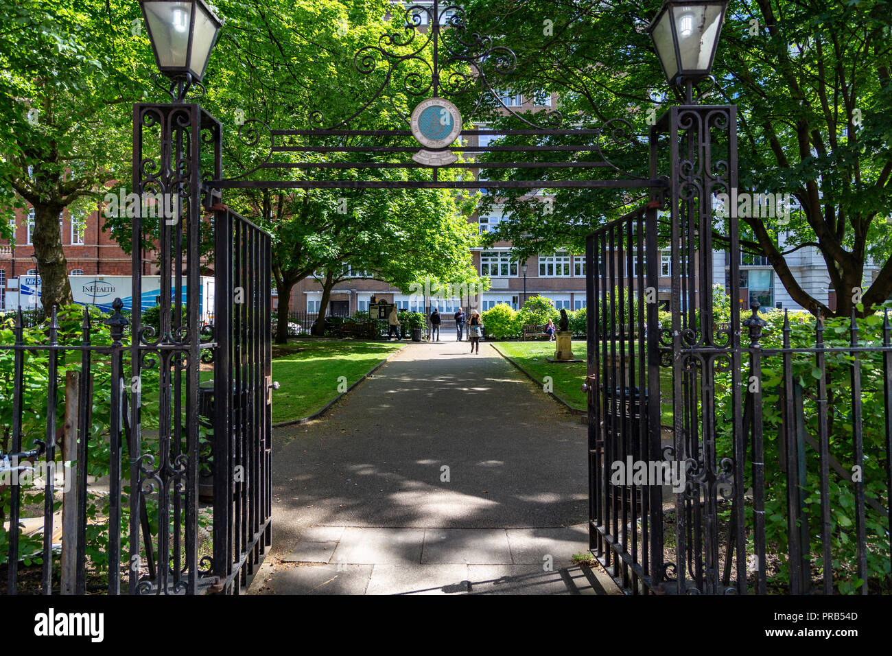 Queen square london hi-res stock photography and images - Alamy