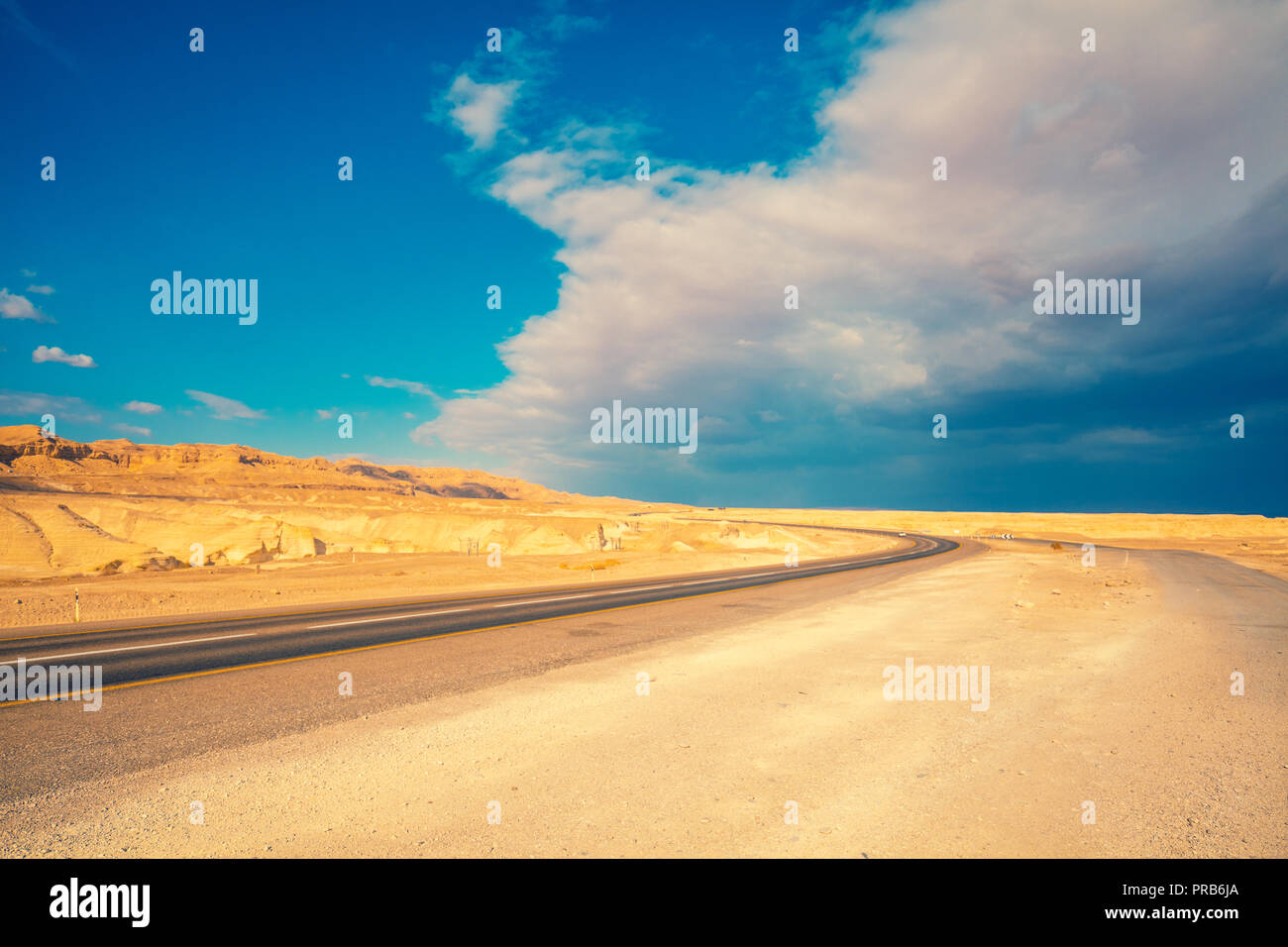 Sand turn road hi-res stock photography and images - Alamy