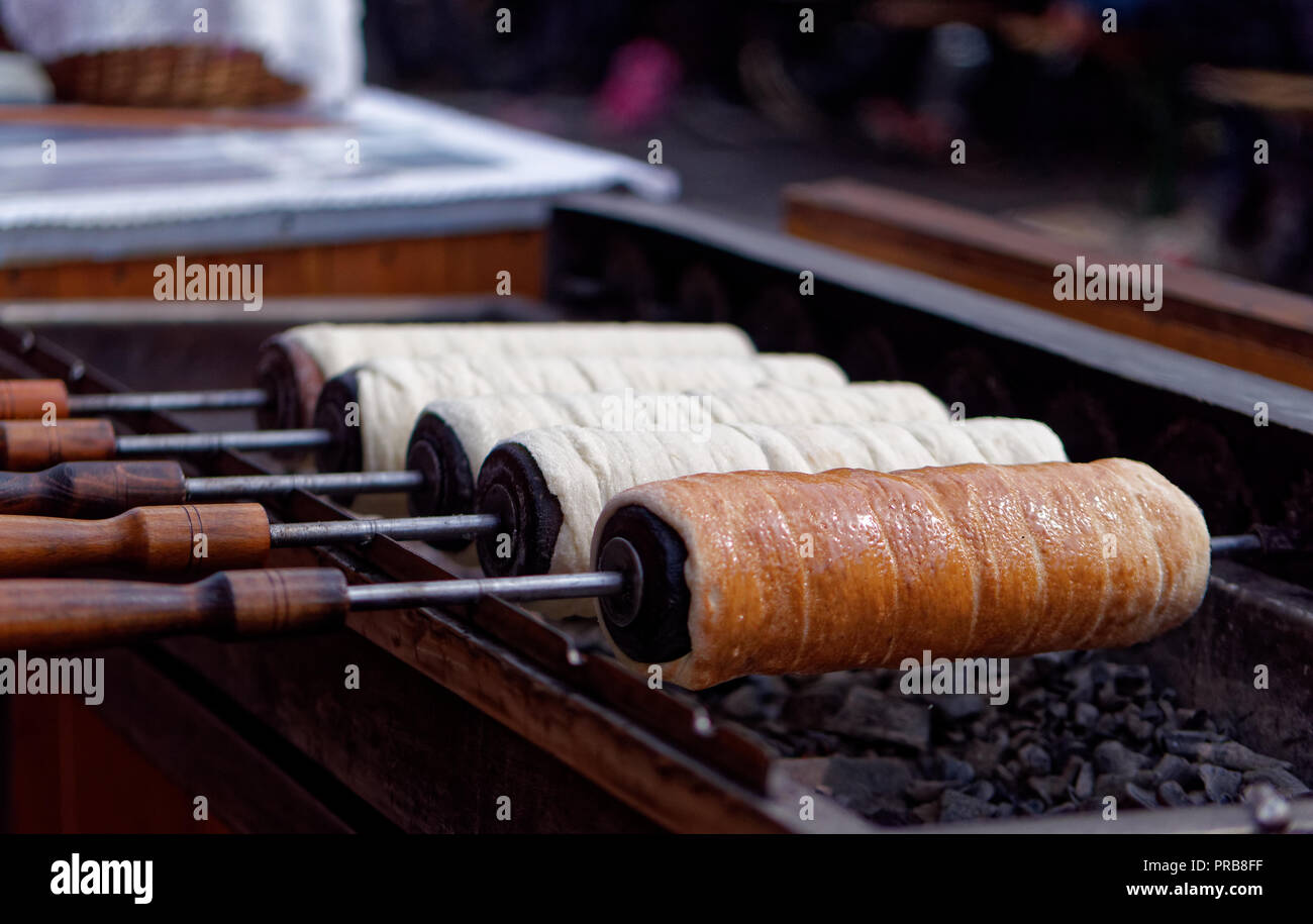 Kurtos Kalacs Hungarian Stock Photos & Kurtos Kalacs Hungarian Stock ...