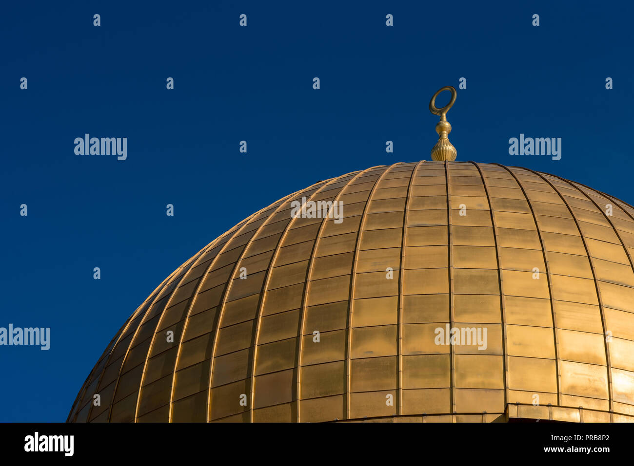 Golden cupola of Dome of the Rock on the Temple Mount in Jerusalem ...