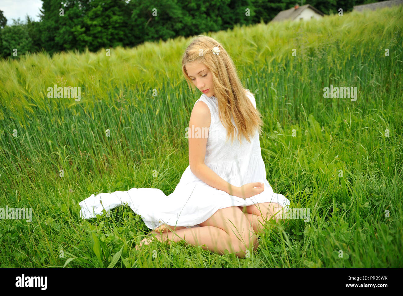 Pensing hi-res stock photography and images - Alamy