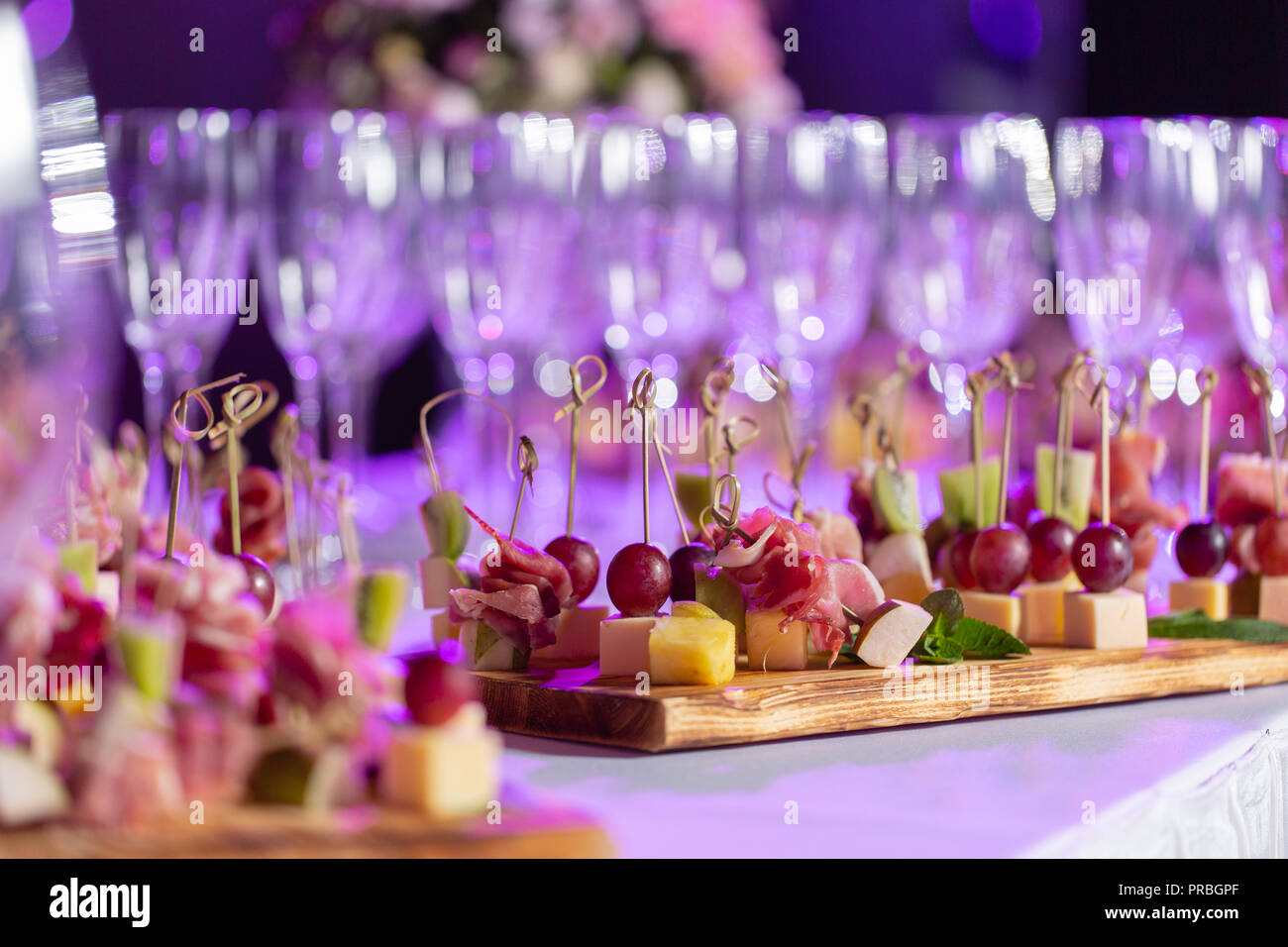 Canapes hi-res stock photography and images - Alamy