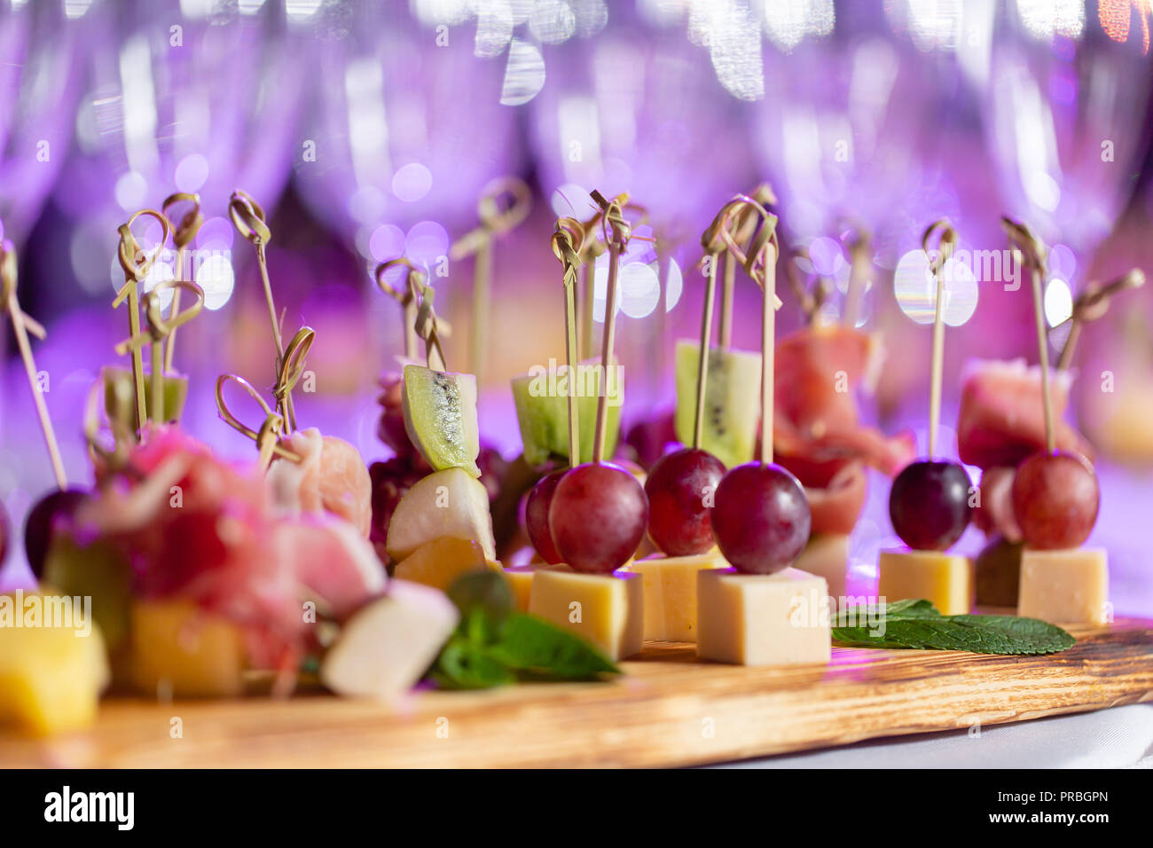 Little canapes hi-res stock photography and images - Alamy