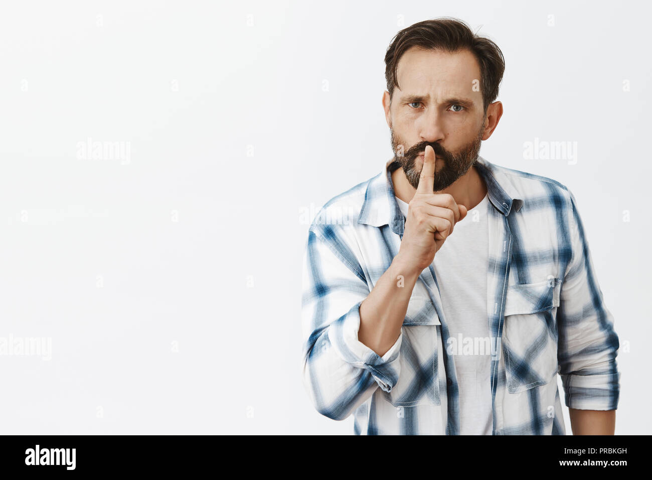 Kids making shh hi-res stock photography and images - Alamy