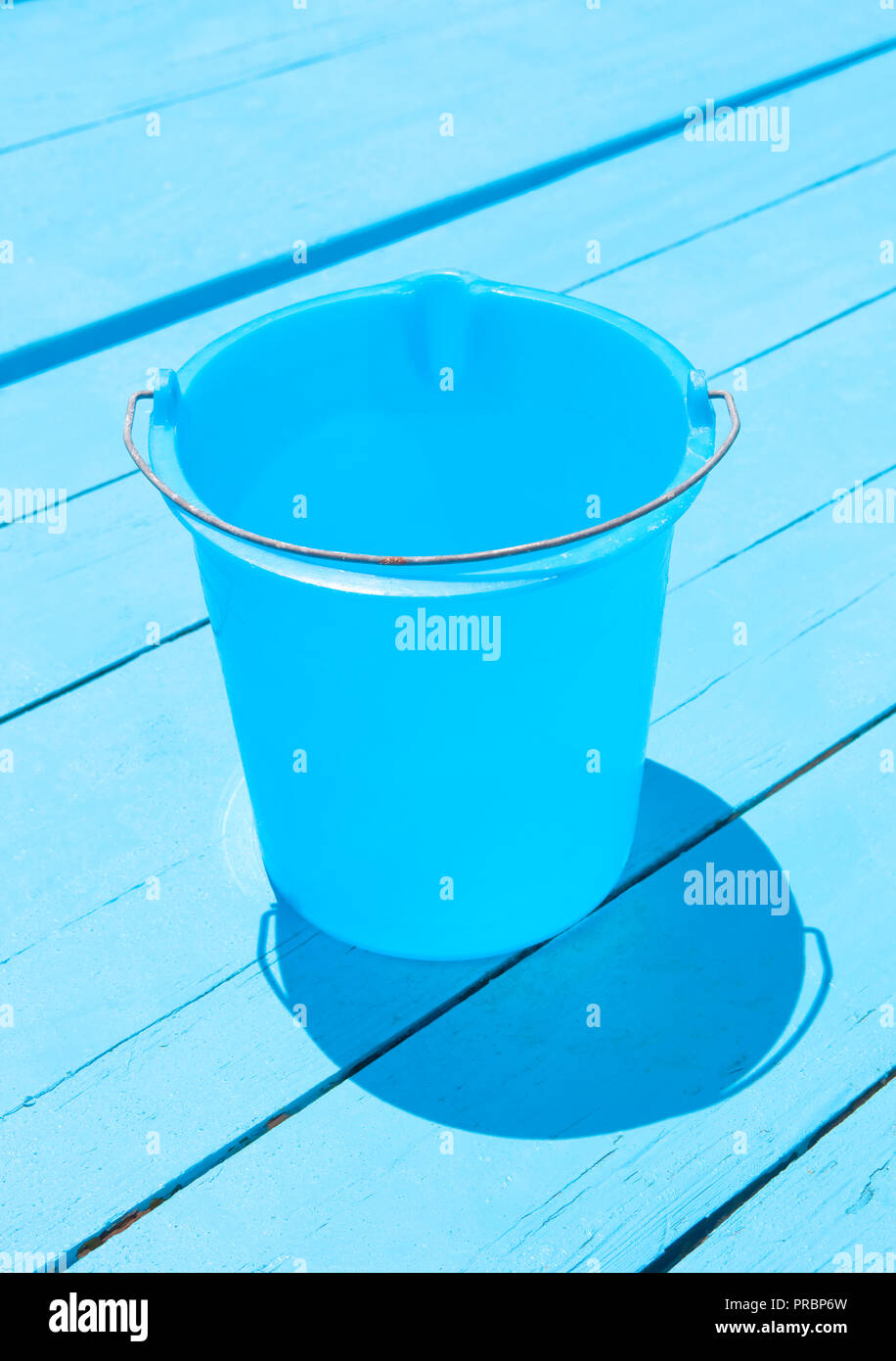 Standing on bucket hi-res stock photography and images - Alamy