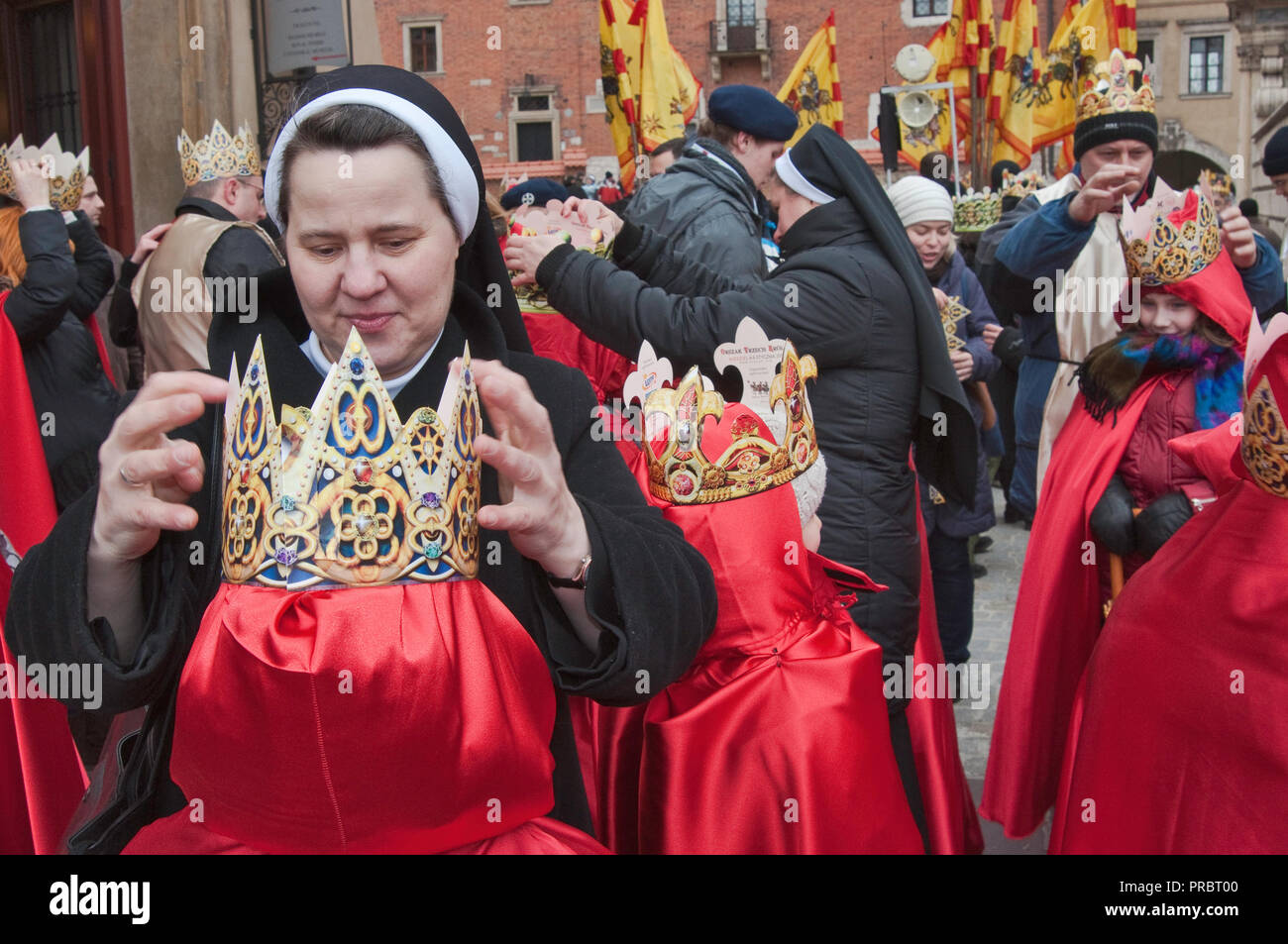 Nun children hi-res stock photography and images - Alamy