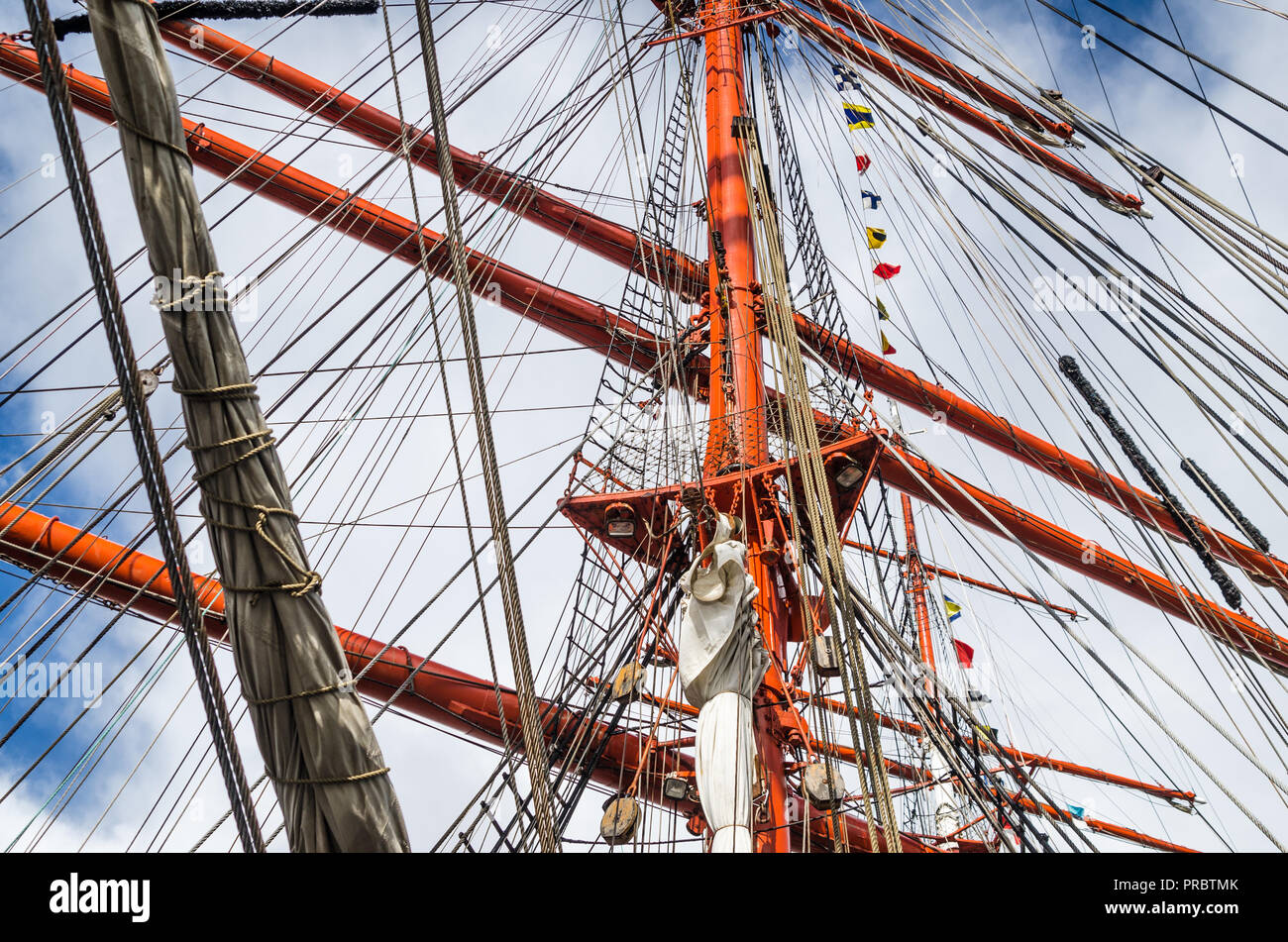 Mast historic sailing ship, close-up Stock Photo - Alamy