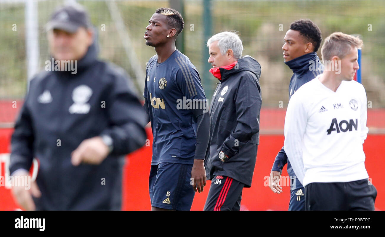 Manchester United's Paul Pogba (left) and Manchester United manager ...