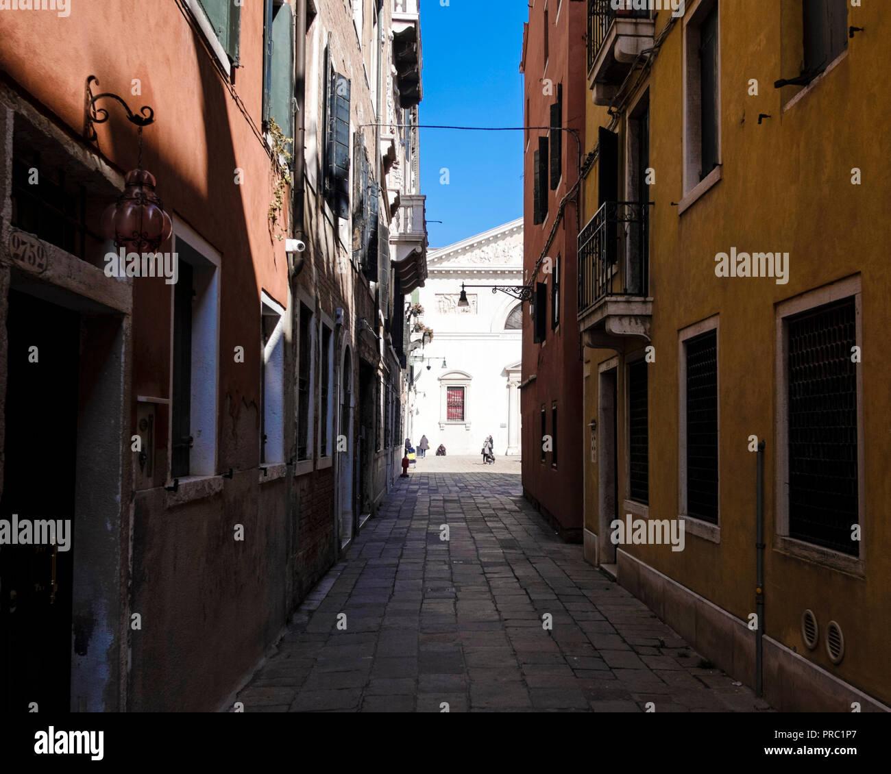 Backstreet in venice, Italy Stock Photo - Alamy