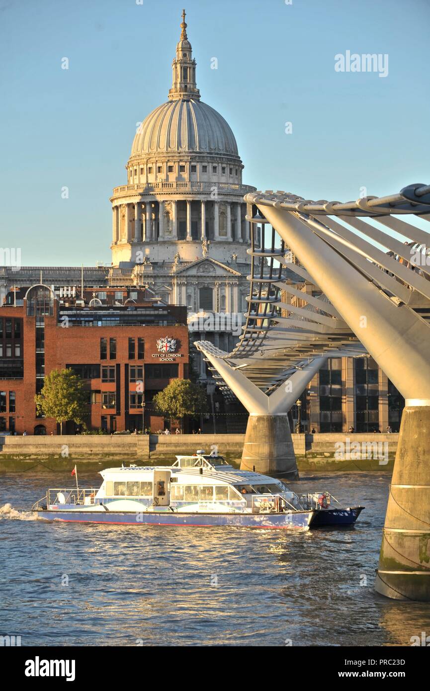 London Blitz Bridge Stock Photos & London Blitz Bridge Stock Images - Alamy