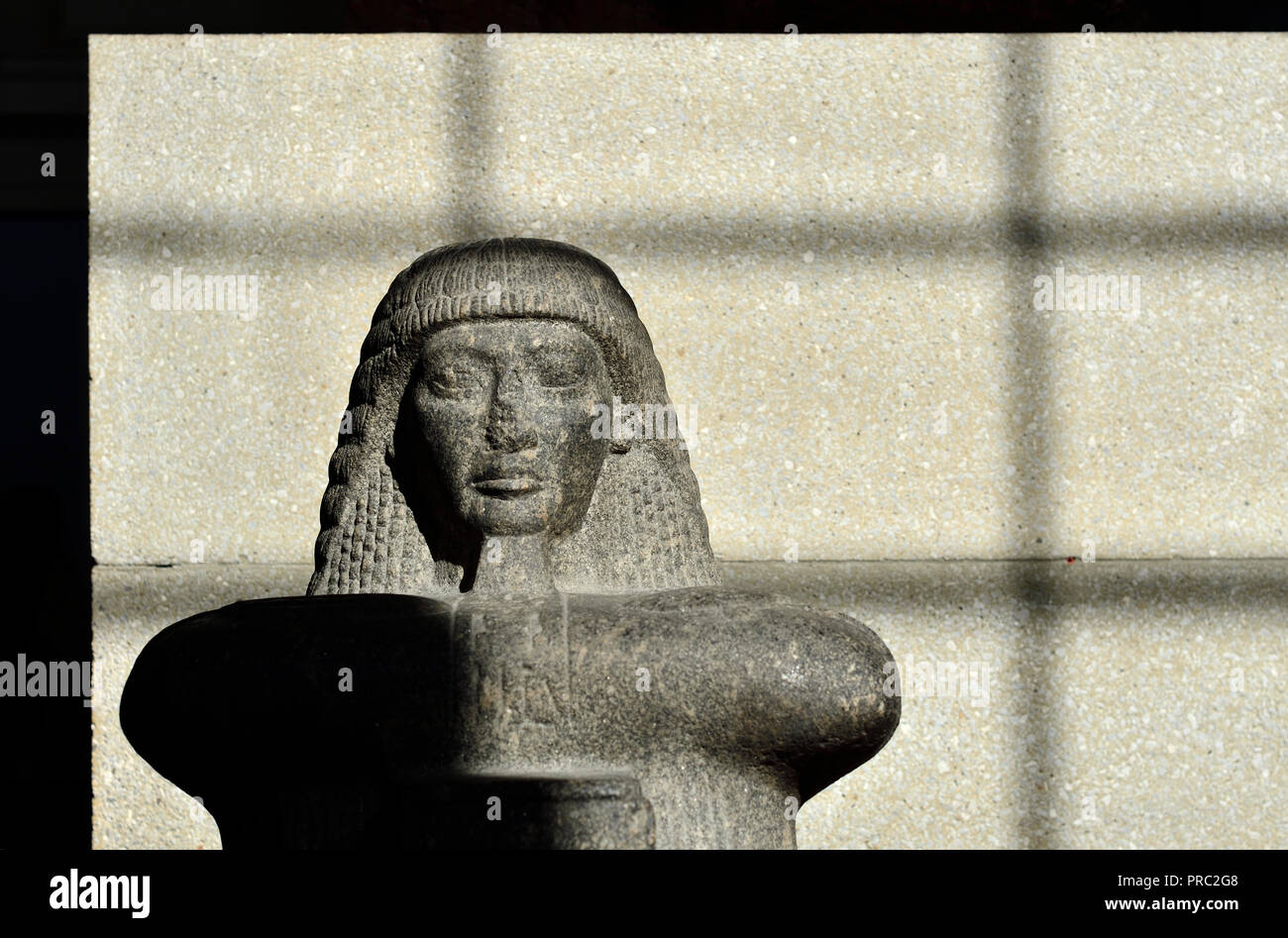 Statue of Roy - high priest of Amun-Ra in Thebes. British Museum ...