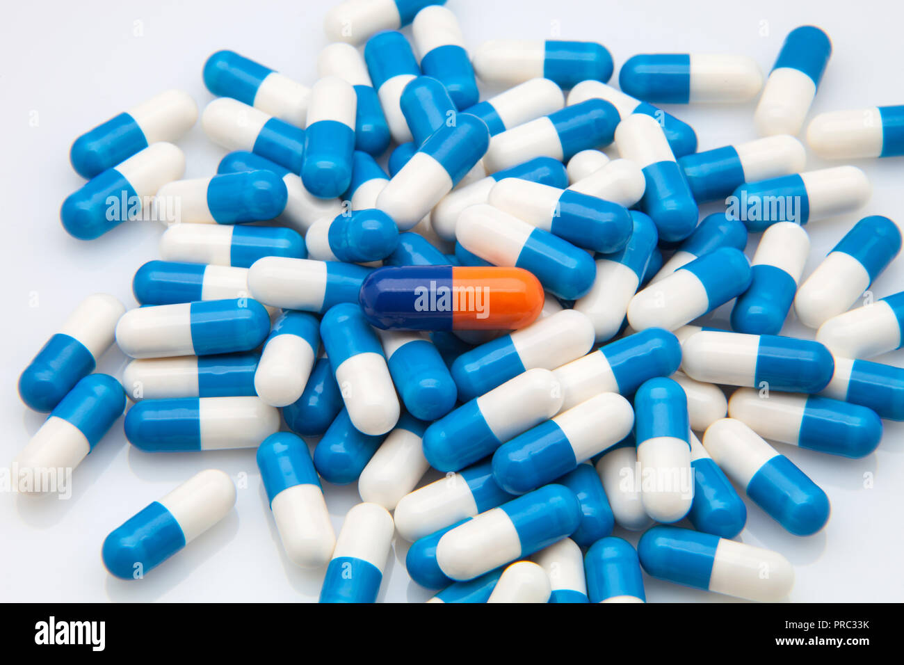many capsules for the health Stock Photo - Alamy