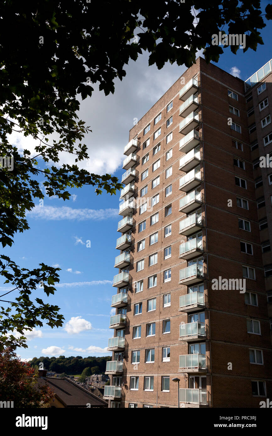 High rise residential flats hi-res stock photography and images - Alamy