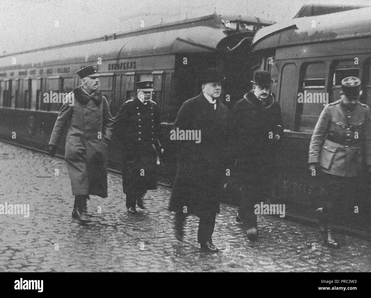 Armistice 1918 hi-res stock photography and images - Alamy