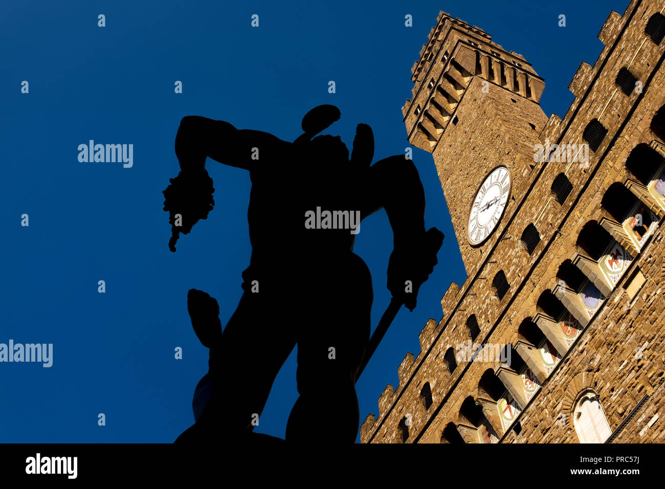 Statue of perseus with the head of the gorgon medusa hi-res stock ...