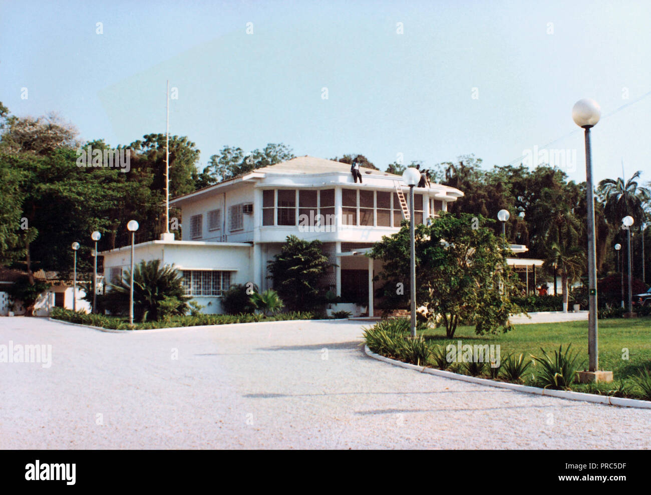 Embassy accra hi-res stock photography and images - Alamy