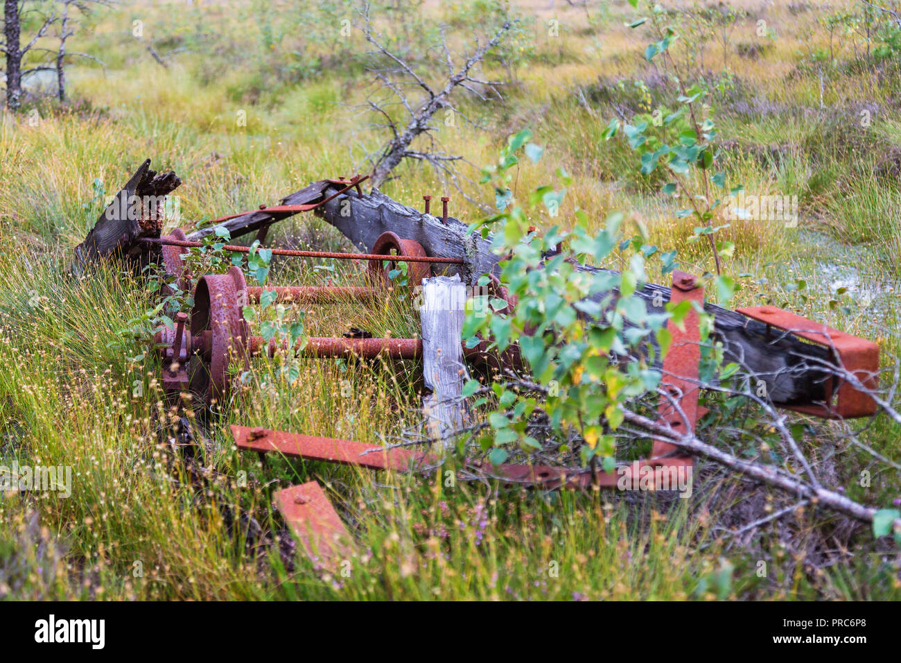 Broken wagon hi-res stock photography and images - Alamy