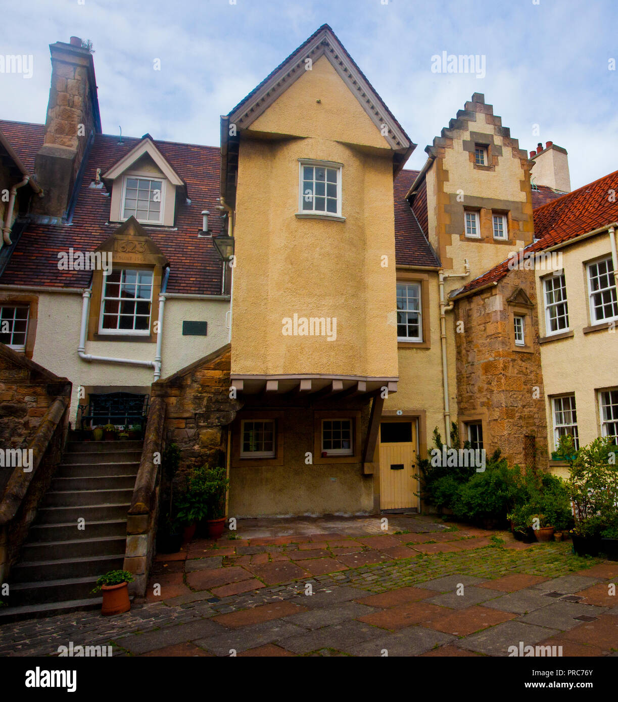 The Canongate, Royal Mile, Edinburgh old town Stock Photo - Alamy