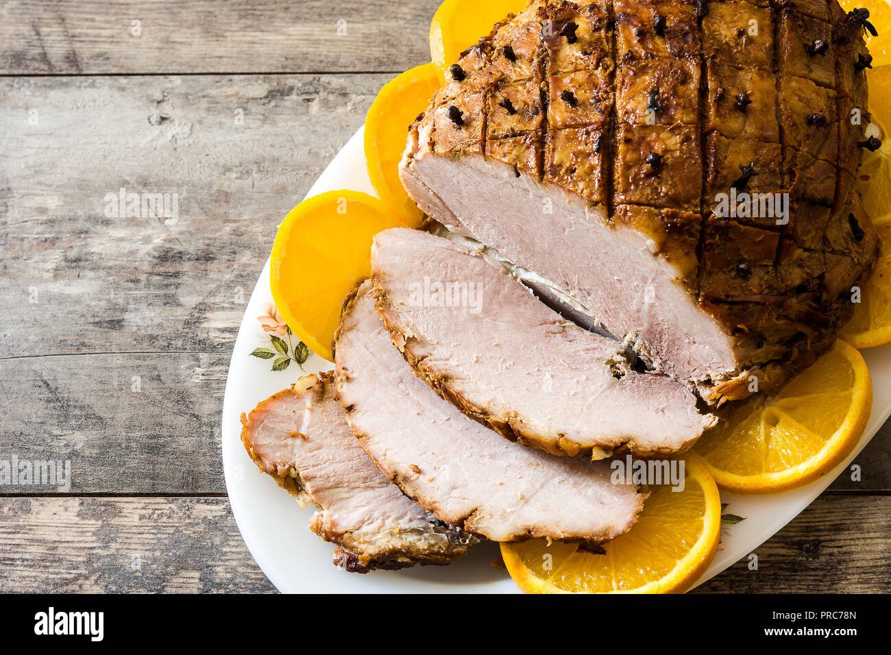 Christmas glazed roast ham hi-res stock photography and images - Alamy