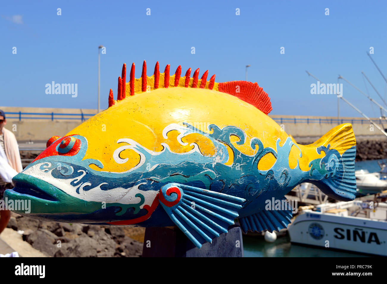 Colourful fish sculpture hi-res stock photography and images - Alamy