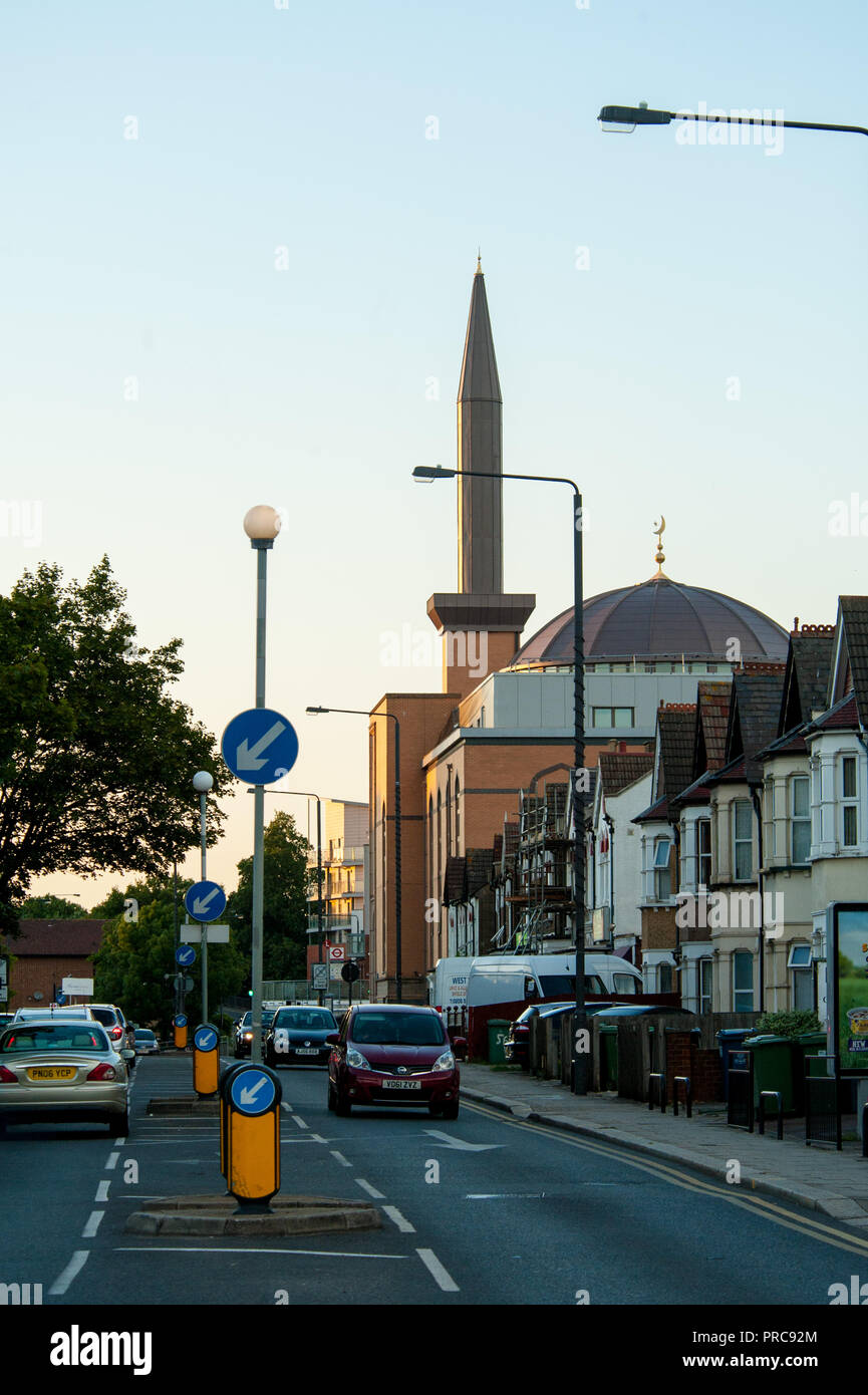 Harrow central mosque hi-res stock photography and images - Alamy