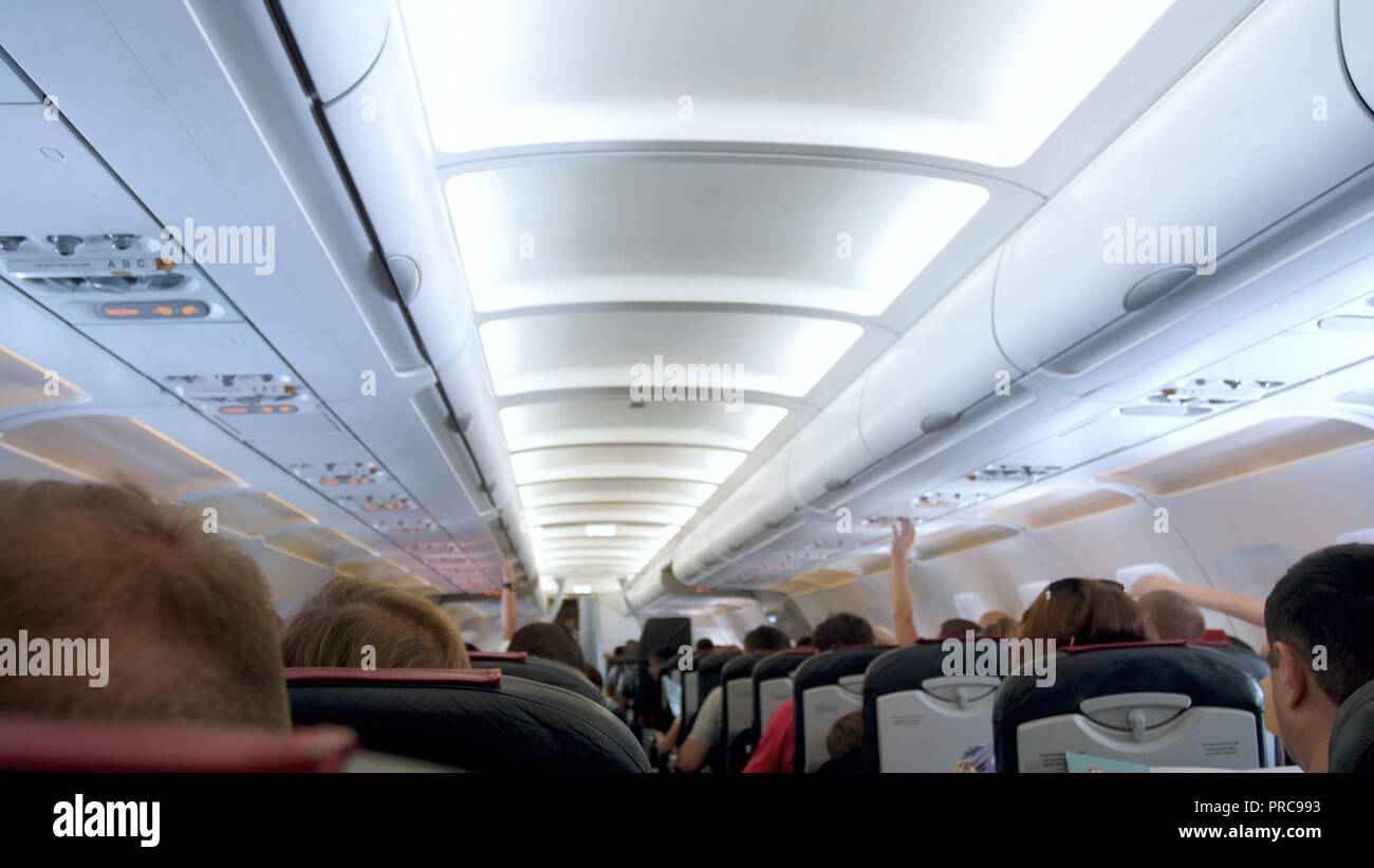 Cockpit plane aisle hi-res stock photography and images - Alamy