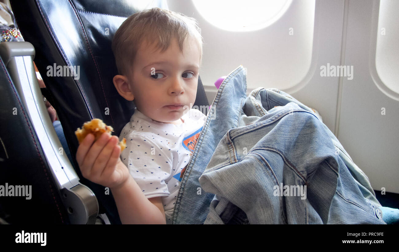 Kids plane meal hi-res stock photography and images - Alamy