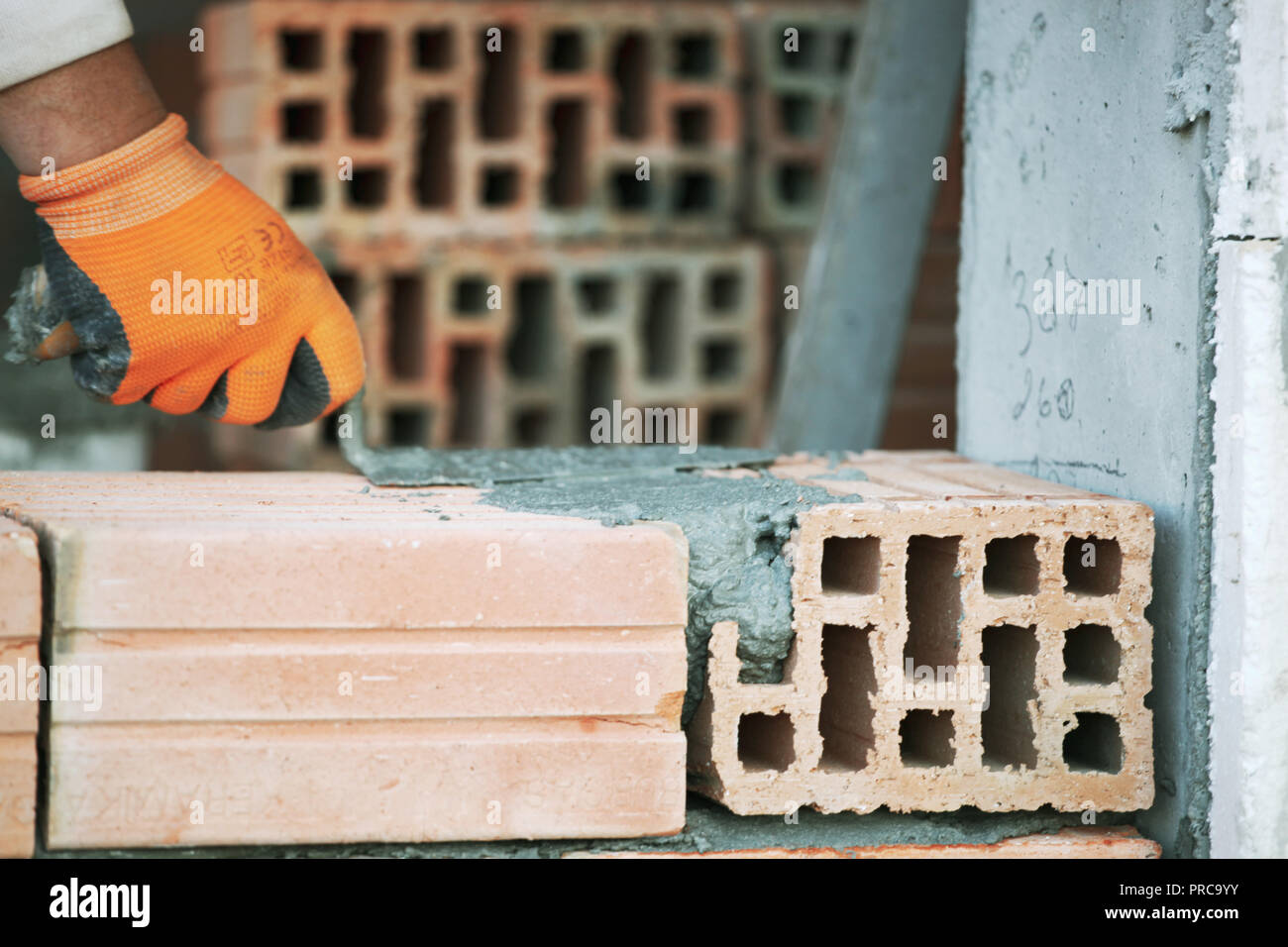 Bricklaying industry hi-res stock photography and images - Alamy