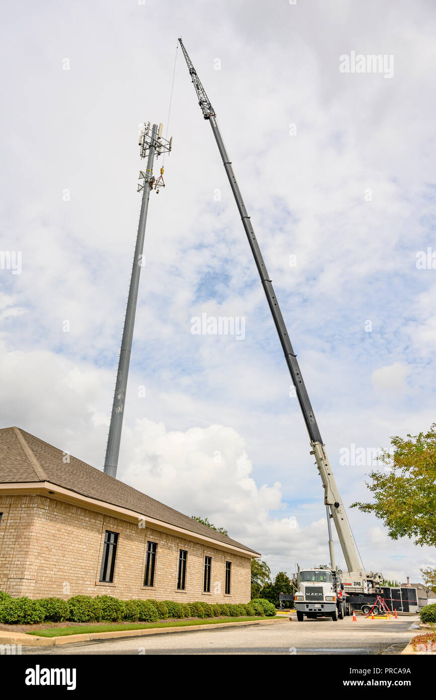 Cell tower repair hi-res stock photography and images - Alamy