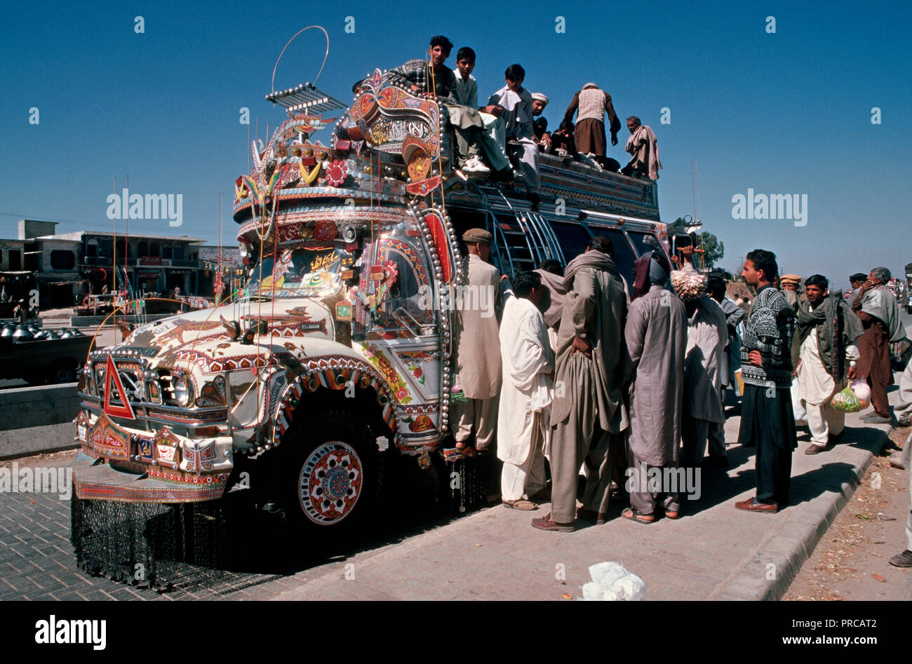 Pakistan bus hi-res stock photography and images - Alamy