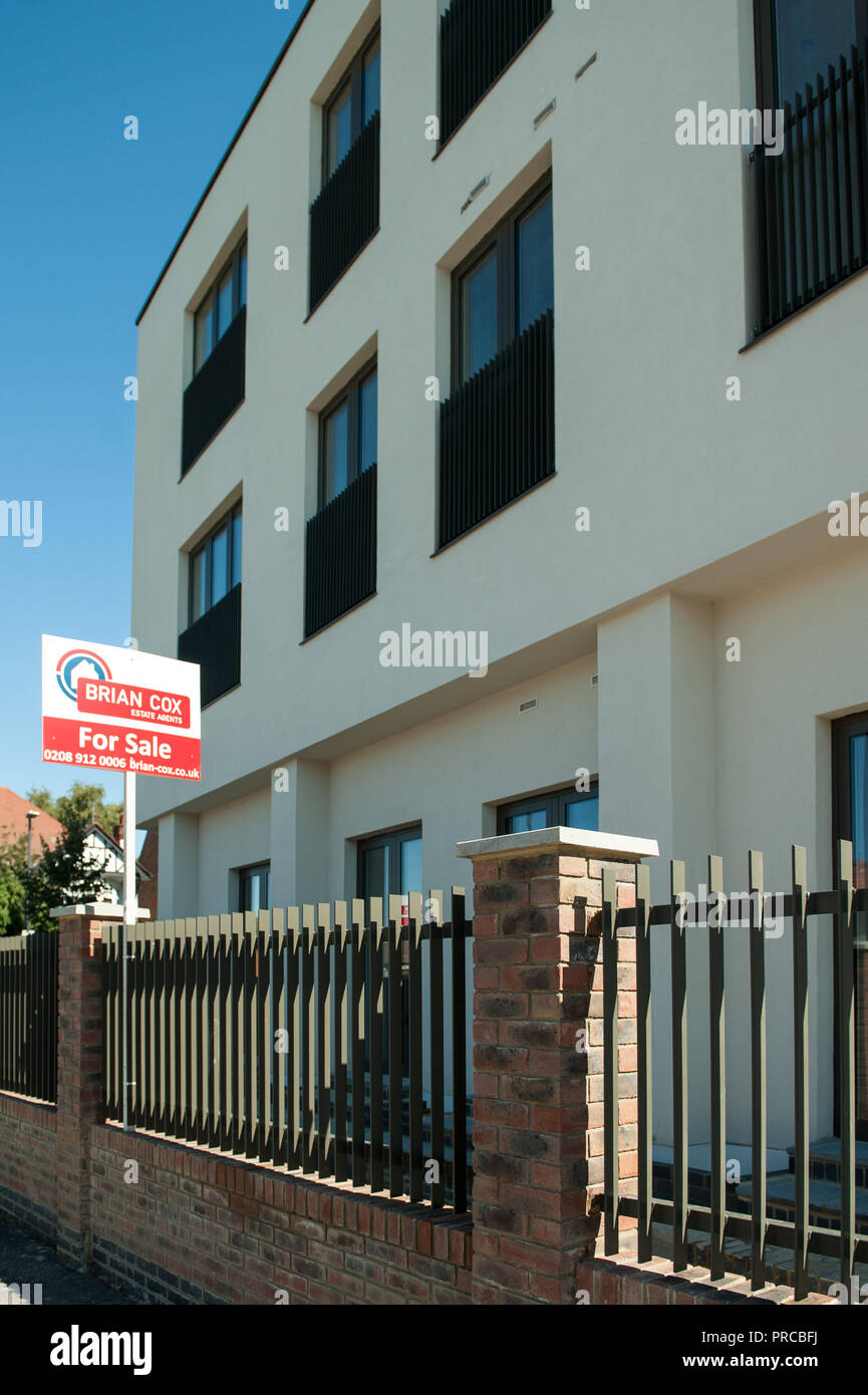 Population growth london hi-res stock photography and images - Alamy