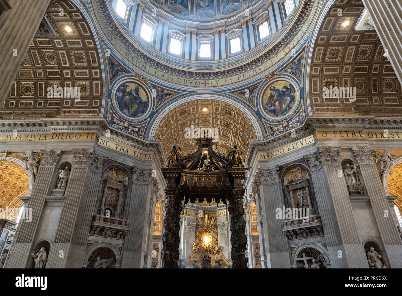 Dome st peter interior hi-res stock photography and images - Alamy