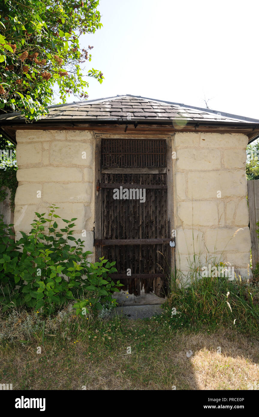 Clunch hi-res stock photography and images - Alamy