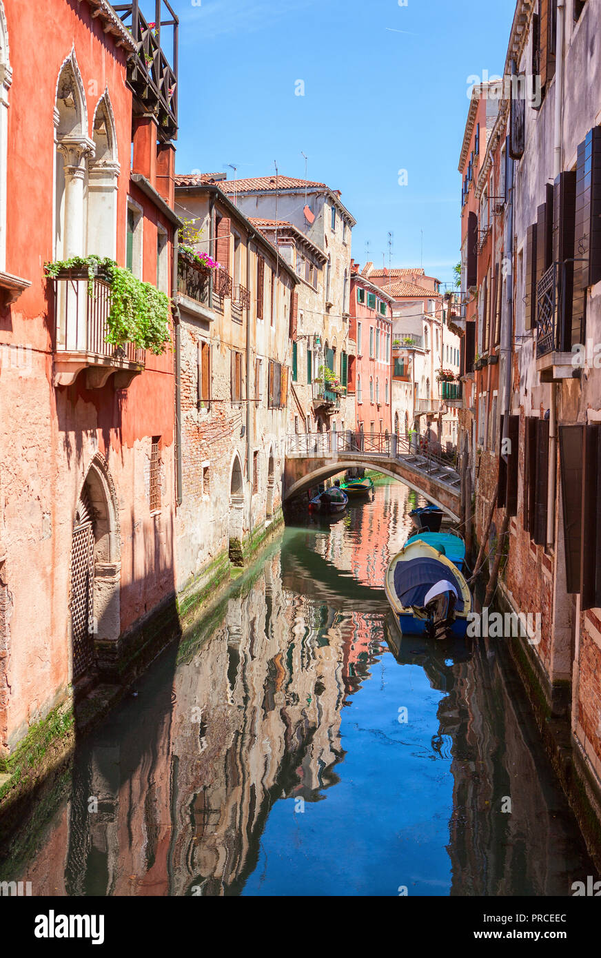 Empty canal scene in venice italy hi-res stock photography and images ...