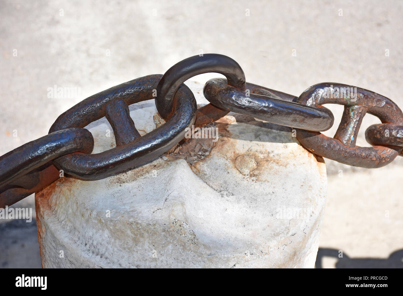 Iron chains for road part use Stock Photo - Alamy