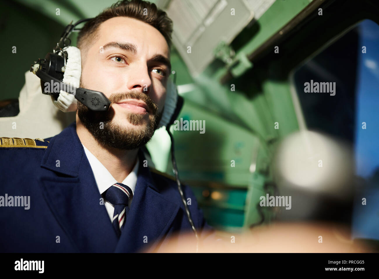 Airplane pilot portrait hi-res stock photography and images - Alamy