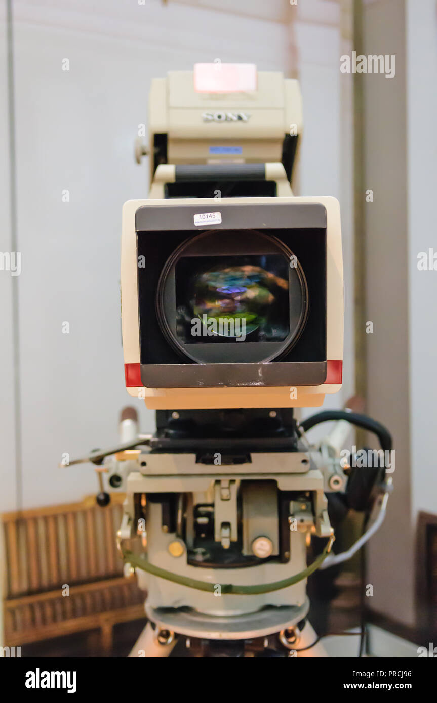 Camera tv studio hi-res stock photography and images - Alamy