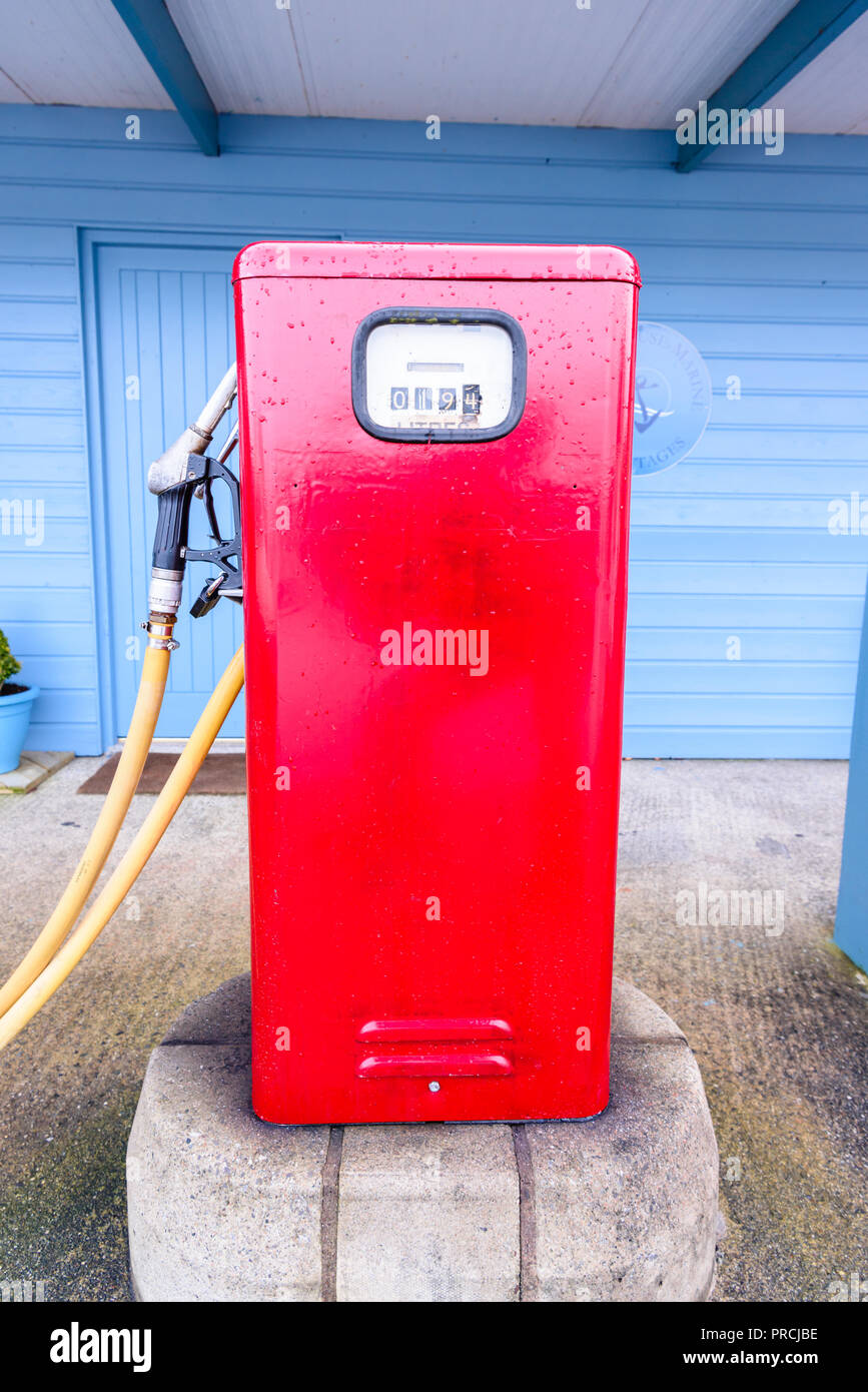 Red petrol pump hi-res stock photography and images - Alamy