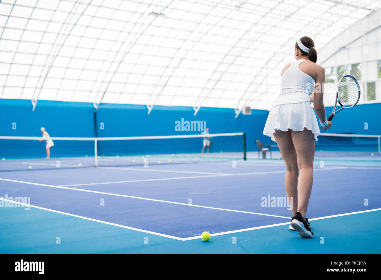 Female tennis player rear view hi-res stock photography and images - Alamy