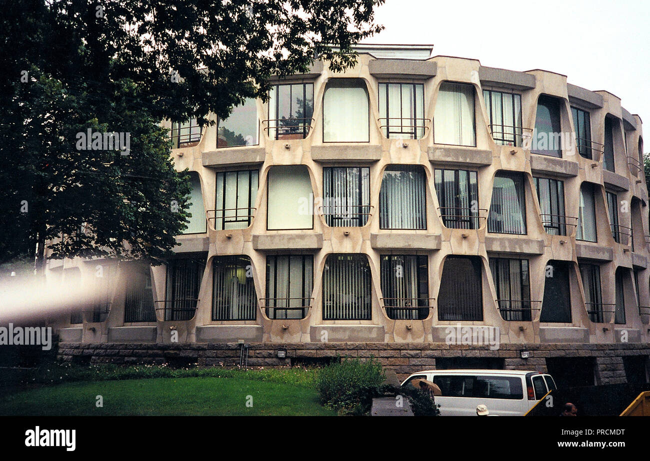 ca. 1980s/1990s Dublin - Chancery Office Building Stock Photo - Alamy