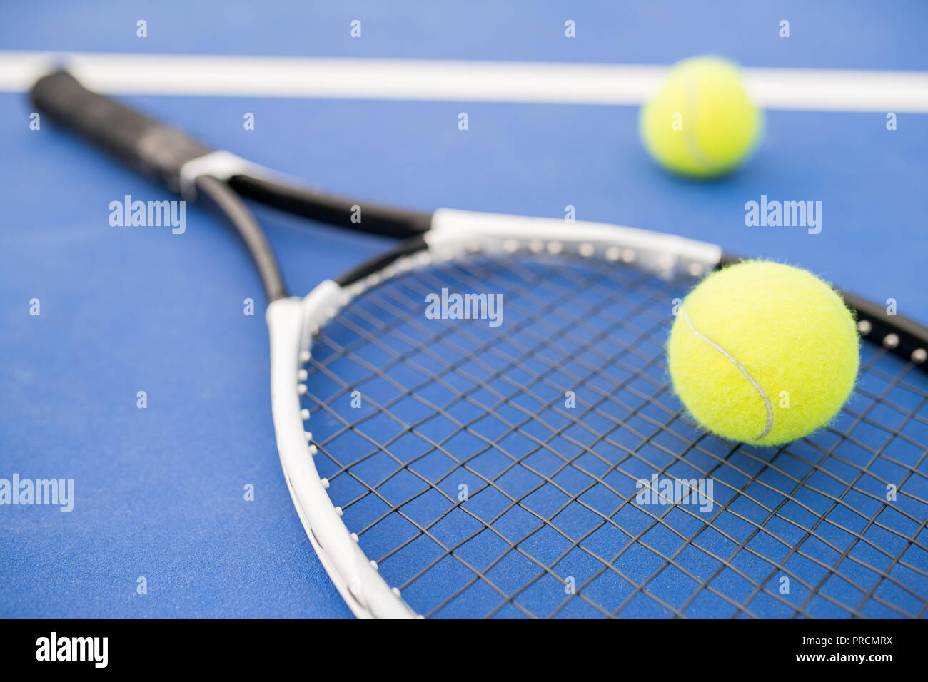 Blue object training hi-res stock photography and images - Alamy