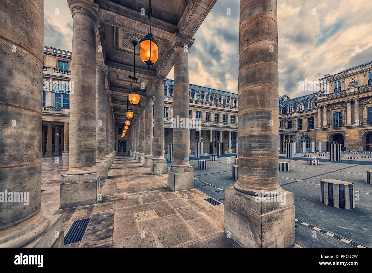 Courtyard of palais royal hi-res stock photography and images - Alamy